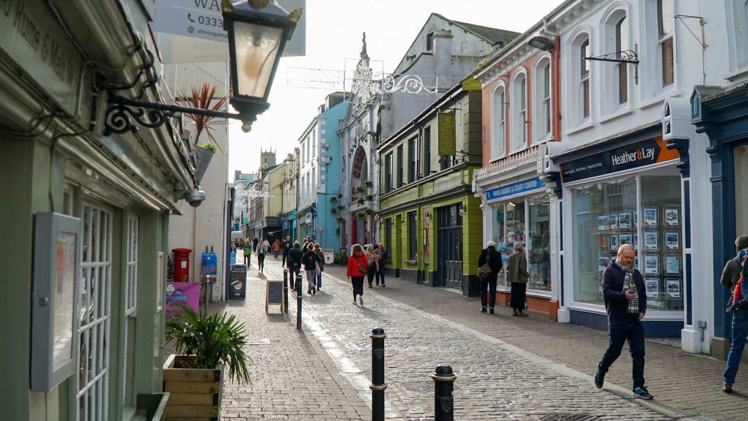 9 Best Places to Live in Cornwall | Cornish Vybes